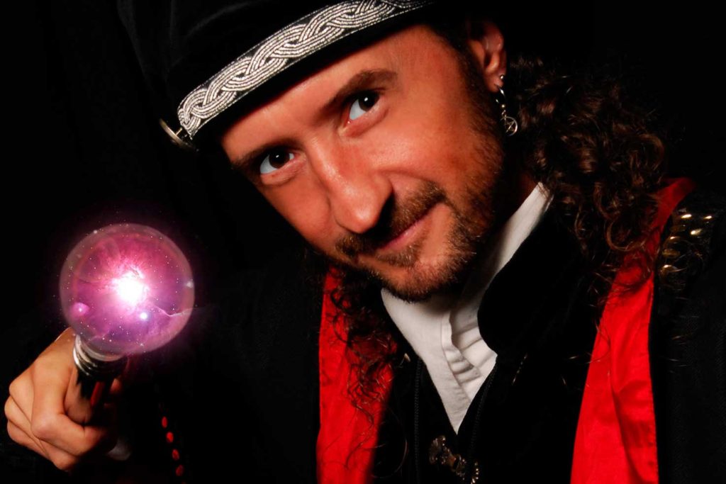 Loran, magicien, illusionniste international | Loran Illusion